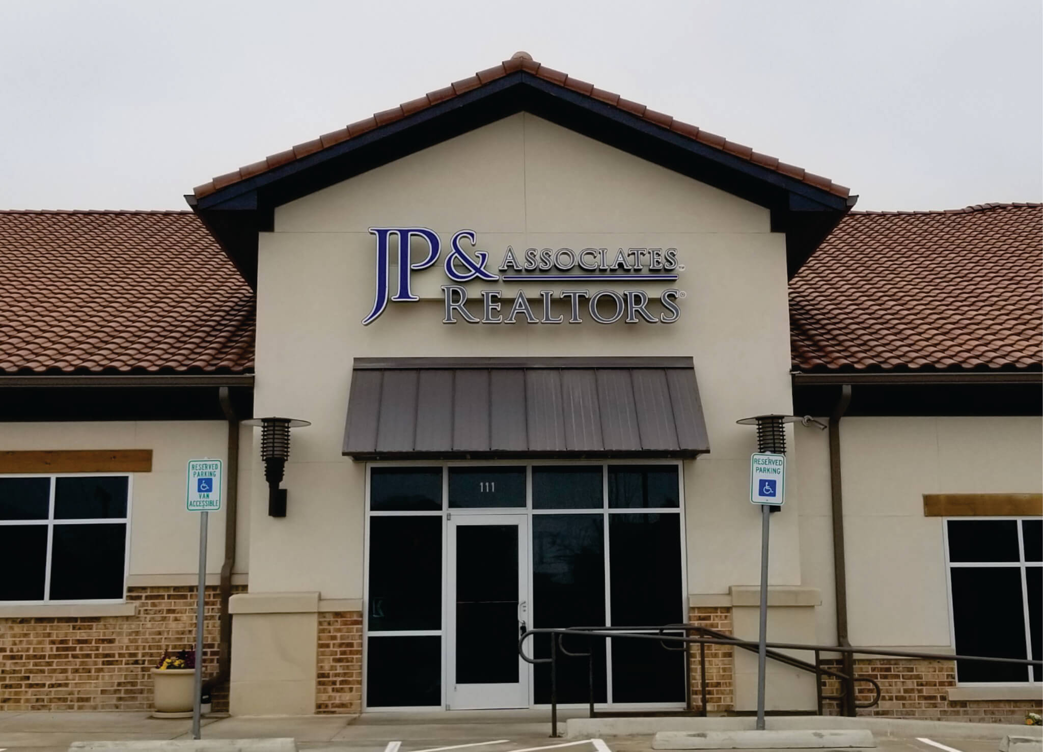 JP & Associates in Ft. Worth - Giant Sign Company