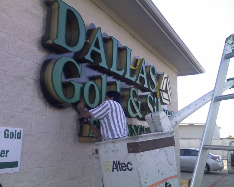Dallas Gold & Silver - Giant Sign Company