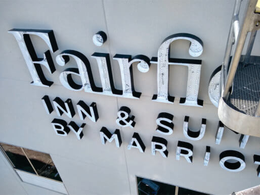 Fairfield Inn & Suites by Marriott in Dallas - Giant Sign Company