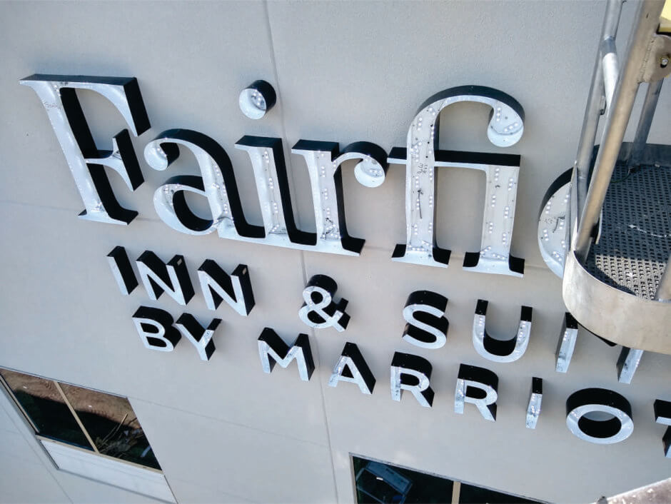 Fairfield Inn & Suites by Marriott in Dallas - Giant Sign Company