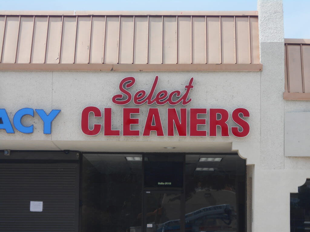 Select Cleaners - Giant Sign Company