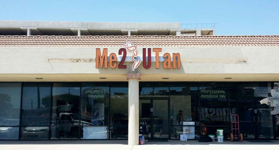 Me2U Tan in Dallas - Giant Sign Company