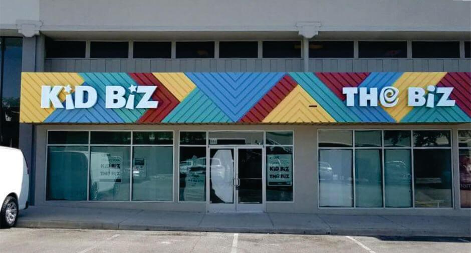 KiD BiZ in Dallas - Giant Sign Company